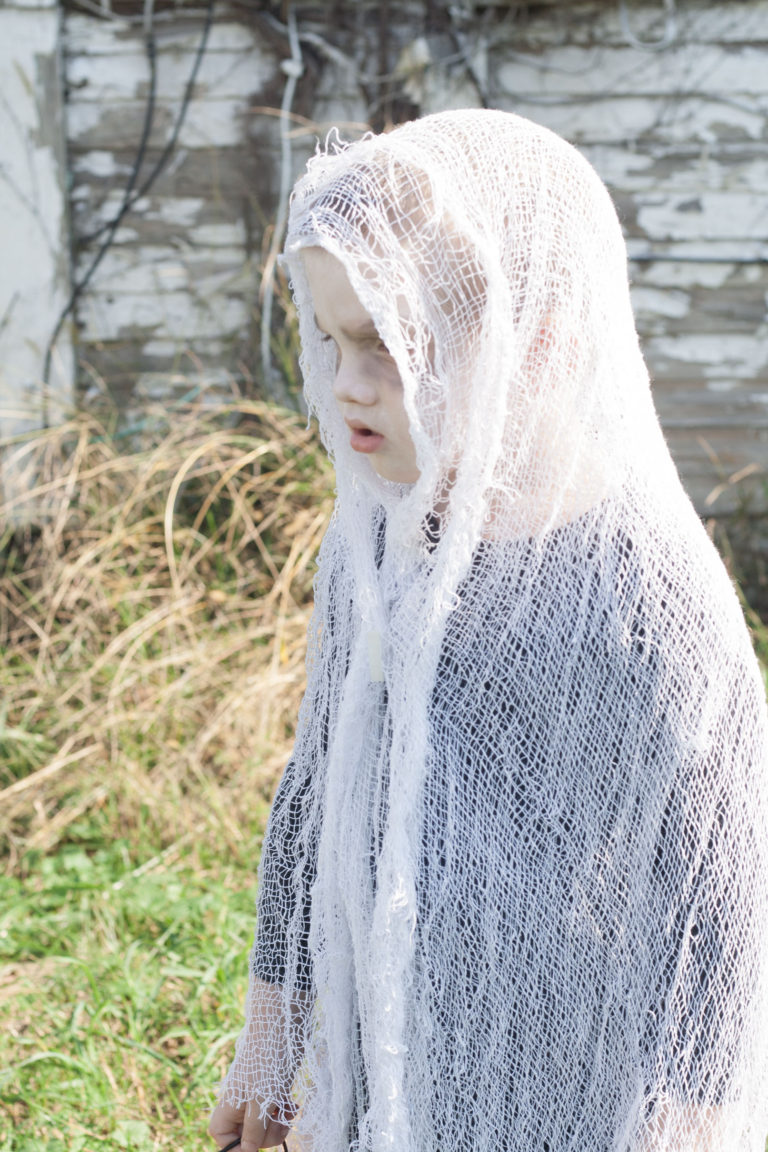 EASY DIY SCARY GHOST COSTUME - Bit & Bauble